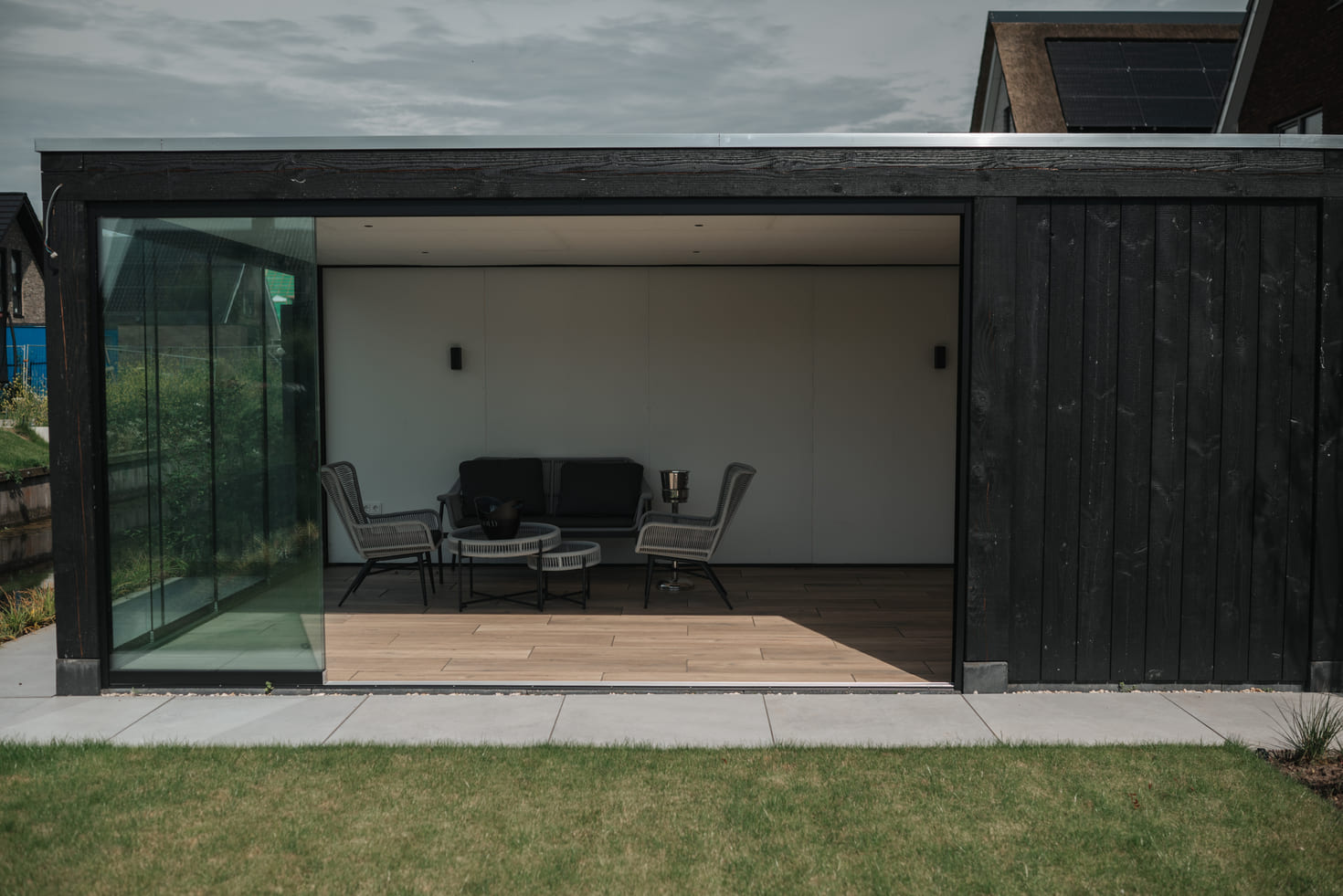 Moderne kubistische tuinkamer - BG Buitenverblijven